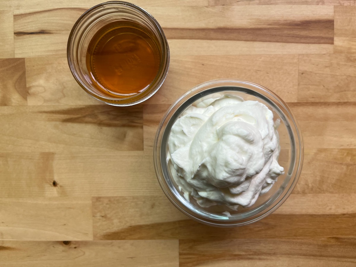 Easy Homemade Whipped Cream Recipe (with Maple Syrup) - Green Tree ...